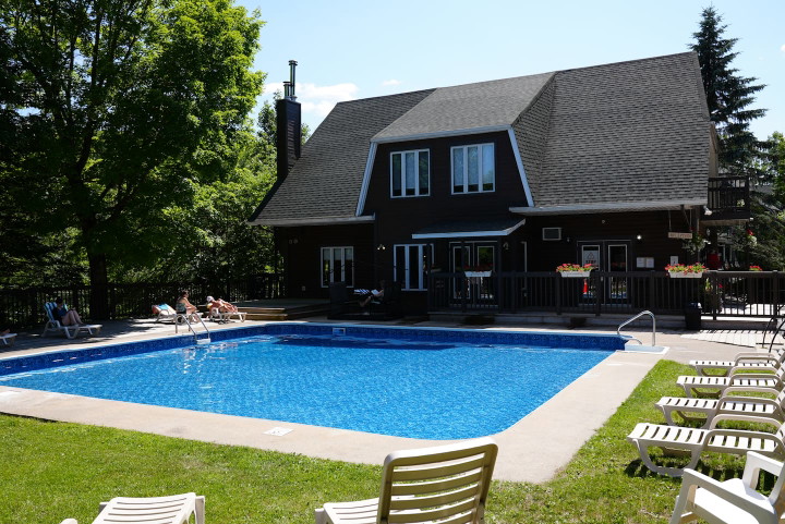Condo 1 Bedroom View Of Either Mountain Or Lake - Mont-Tremblant