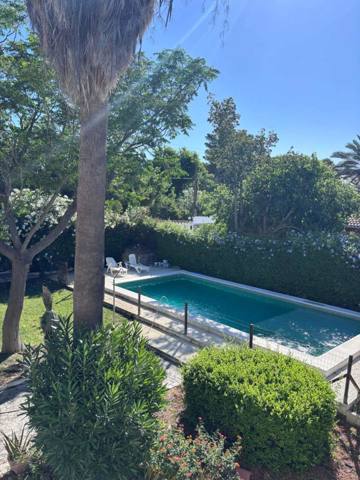 Beautiful Villa With Large Pool - San Fernando
