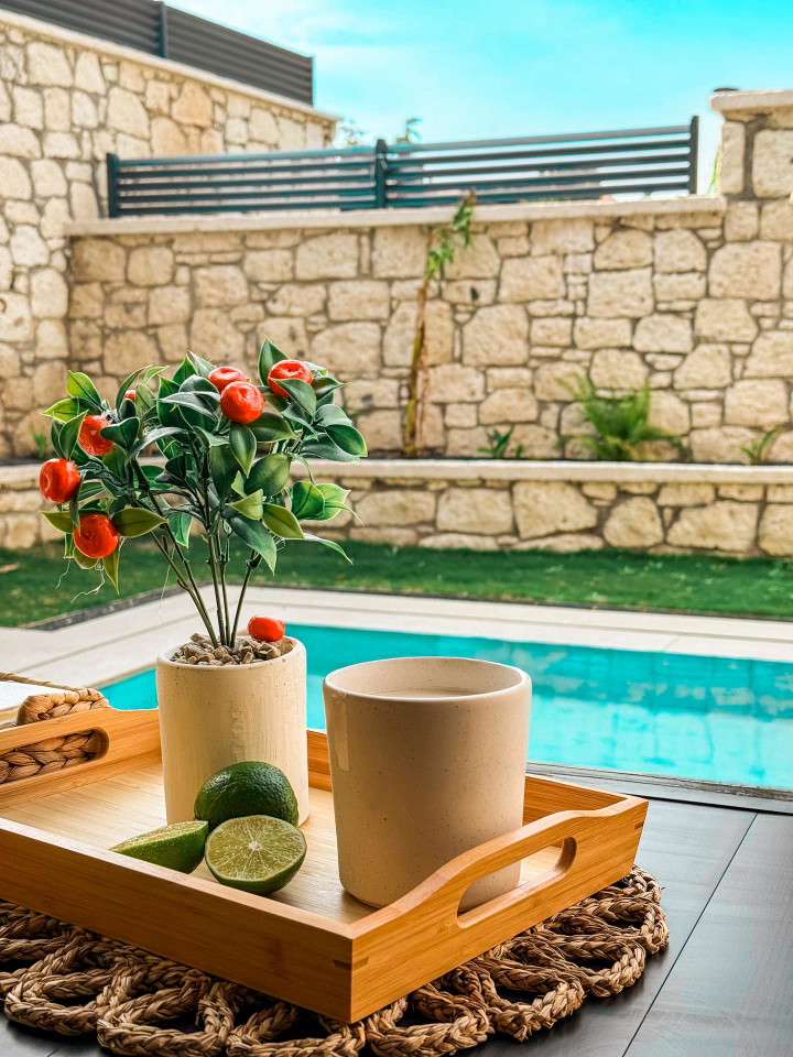 Triplex Villa: Pool, Home Theather & Summer Vibes - Alaçatı