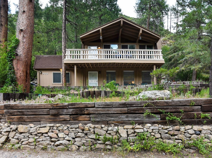 Oak Creek Retreat Cabin Getaway - 
