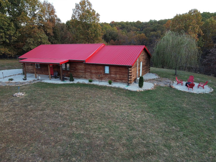 Tombstone Cabin With Hot Tub! - Fort Leonard Wood, MO