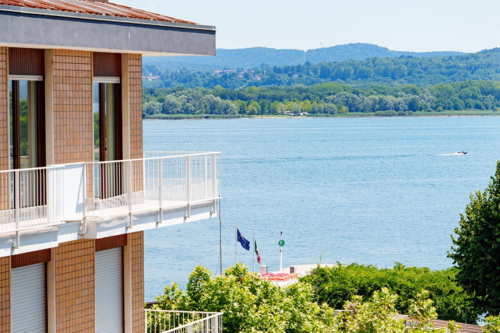 Casa Con Vista Lago Nel Centro Di Arona - Arona