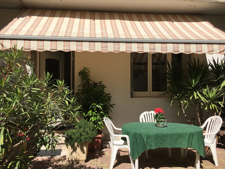 T2, Very Quiet, Courtyard, Close To Town, Everything Within Walking Distance, Valence - Valence