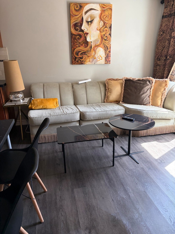Entire 2bdr Apartment. King & Queen Bed - Ontario