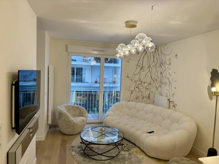 Modern Apartment Well Decorated - Clichy