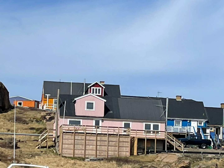 Hyggeligt Hus Med Udsigt - Greenland