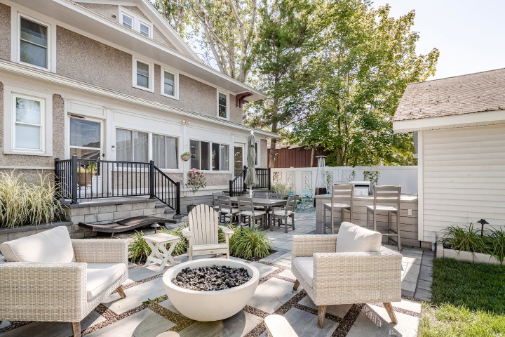 Hidden Gem! 1/2 Of Duplex In The Heart Of Downtown - Gananoque