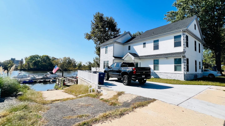 Beautiful House With Its Own Dock Next To River - Bensalem, PA