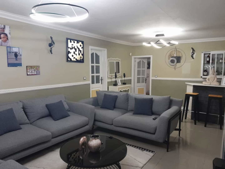 Villa De 2/3 Chambres à Bikélé - Libreville