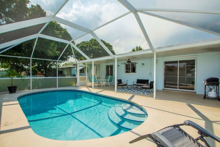 Welcome To Paradise! Pool Home Close To Everything - Vero Beach, FL