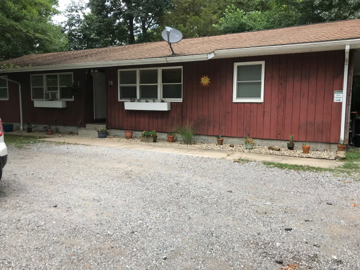 Cedar Lake Retreat A - Carbondale