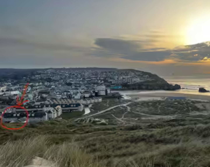 Direct Beach Access! Top Floor Apartment - England