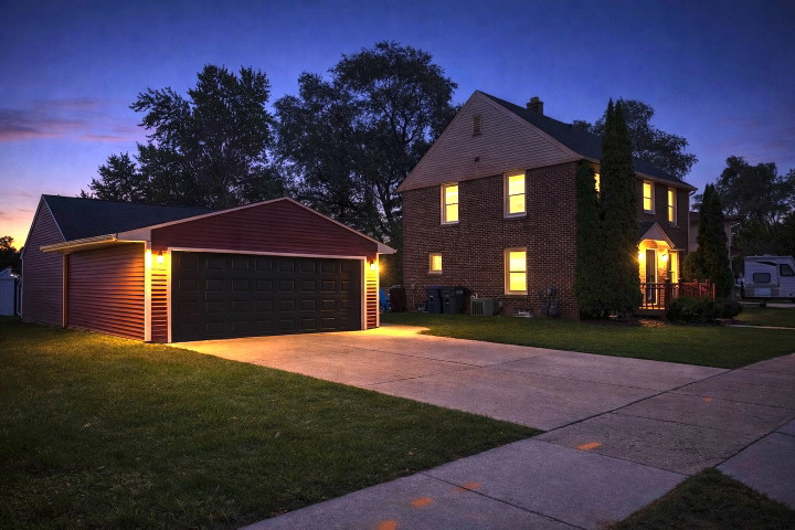 Clean, Comfy Stay Near Parks, Downtown & Lake! - United States