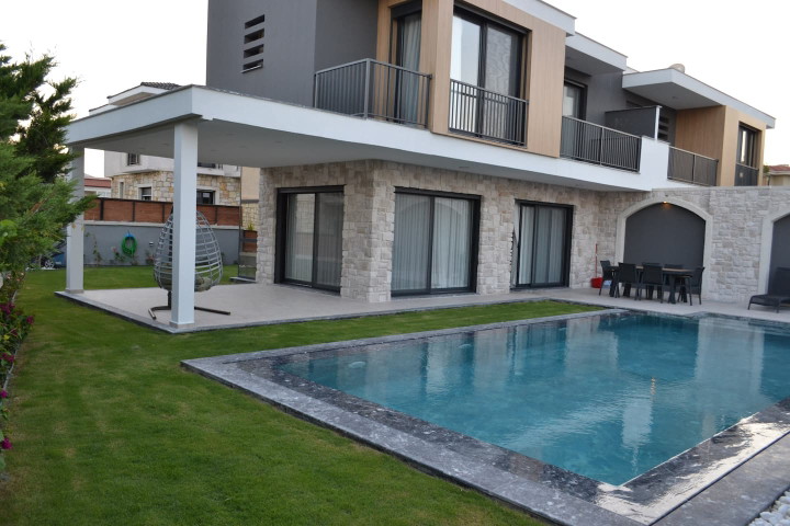The Most Beautiful Villa In The Boyalık Neighbourhood, With Air-conditioned Rooms - Çeşme