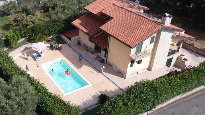 Villa With Pool - Italy