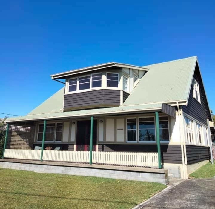 Beachside - Beauty Point.  Unique Spacious Waterfront Pet-friendly - Tamar Valley