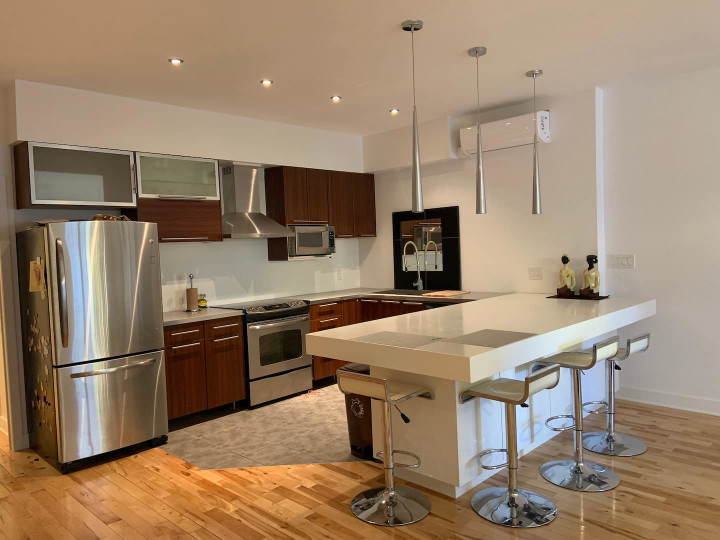 Perfectly Located Studio. - Laval