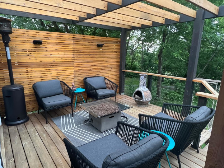 Close To Everything! Updated Kitchen. Great Deck. - Omaha, NE