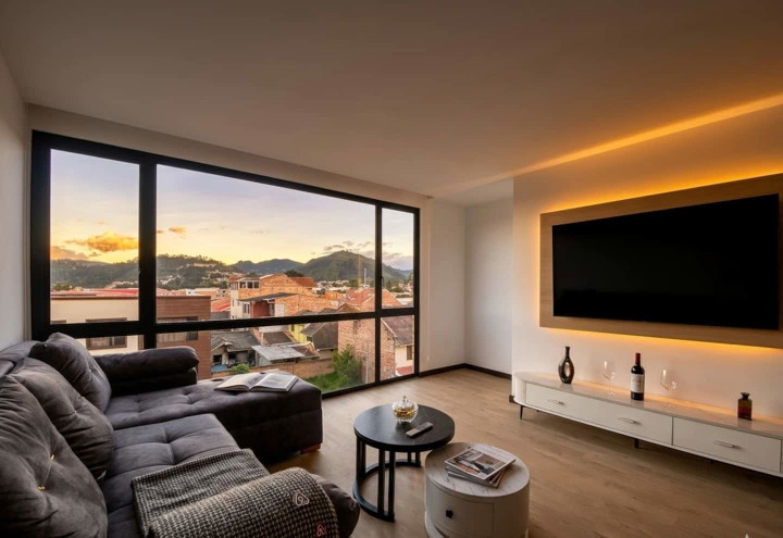 Luxury 2br | 1gb Wifi, Pool, Gym & Parking - Cuenca