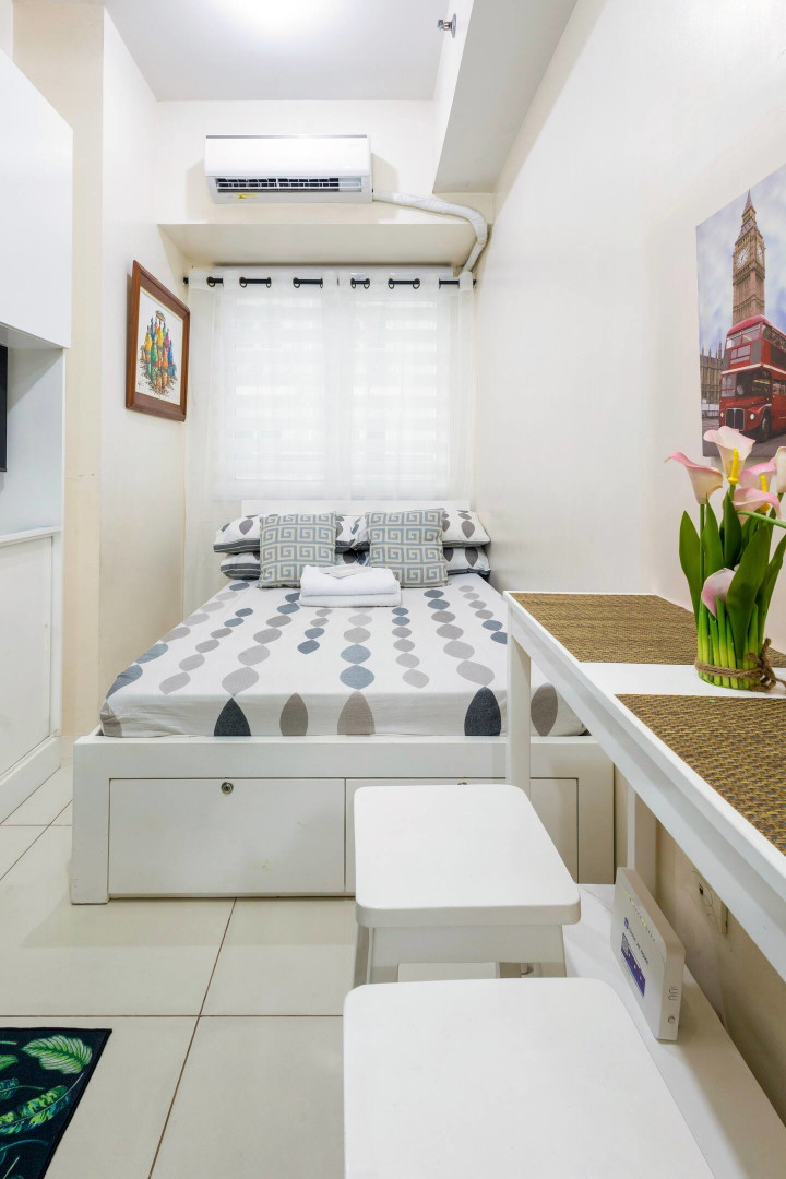 Live Big In Manila's Tiny Studio! Fast Reply! - Metro Manila