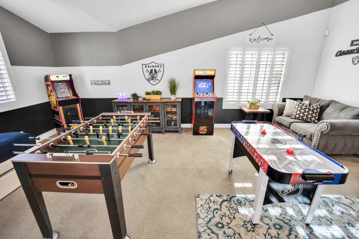 Raiders-ufc-golden Nights-aces-game Room-automated King Bed-5 Miles To Strip - Henderson, NV
