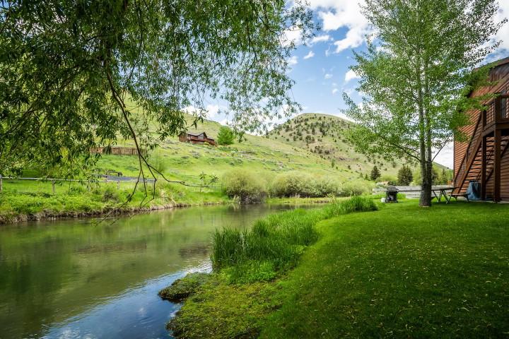 Downtown Jackson Condo On Flat Creek - Hidden Gem - Walking Distance To Square! - Jackson Hole, WY
