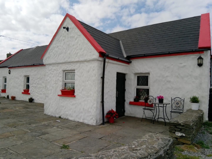 Clairs Cottage, Cliffs Of Moher - Doolin