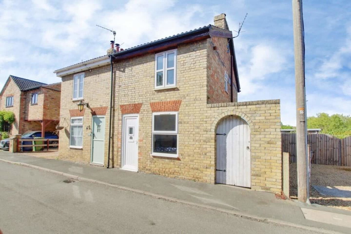 Period Cottage With Modern Charm, In Heart Of Fens - Cambridgeshire