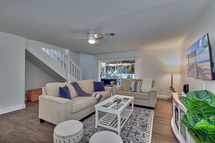 The Palm Harbor Cottage - Tarpon Springs, FL