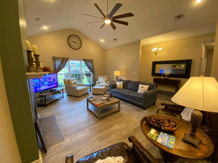 Pool/bon Fires At Cul-de-sac 4 Bedroom/3 Bath Getaway. Close To Wild Adventures - Valdosta, GA