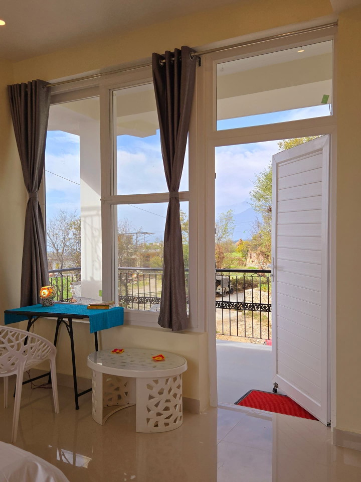 Gypsy Flower Inn: Studio Home With Terrace - インド ビル