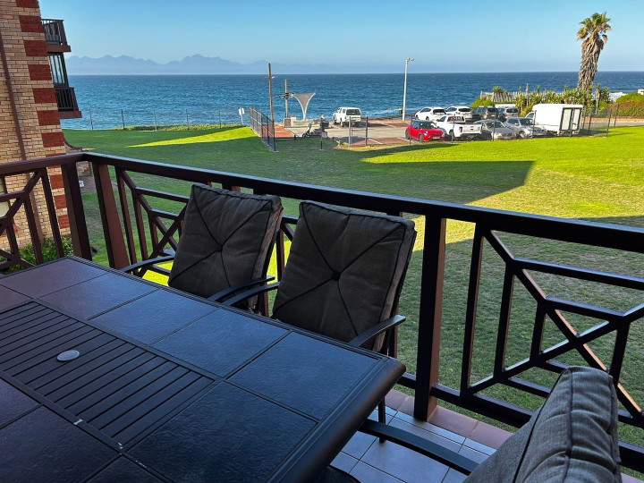 Seafront Apartment, Beacon Point - Mossel Bay