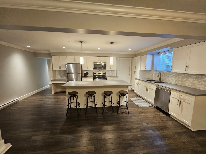 Private Cozy Suite | Quiet  Clean  Family Ready - Langley