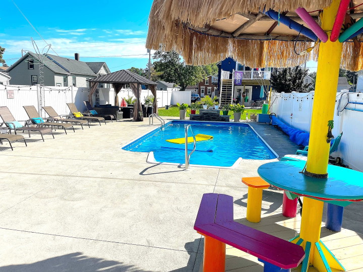 Buoy House: Heated, Inground Pool With Hot Tub - Sandusky, OH
