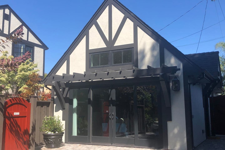 The Perfectly Appointed Modern English Guest House - San Mateo, CA