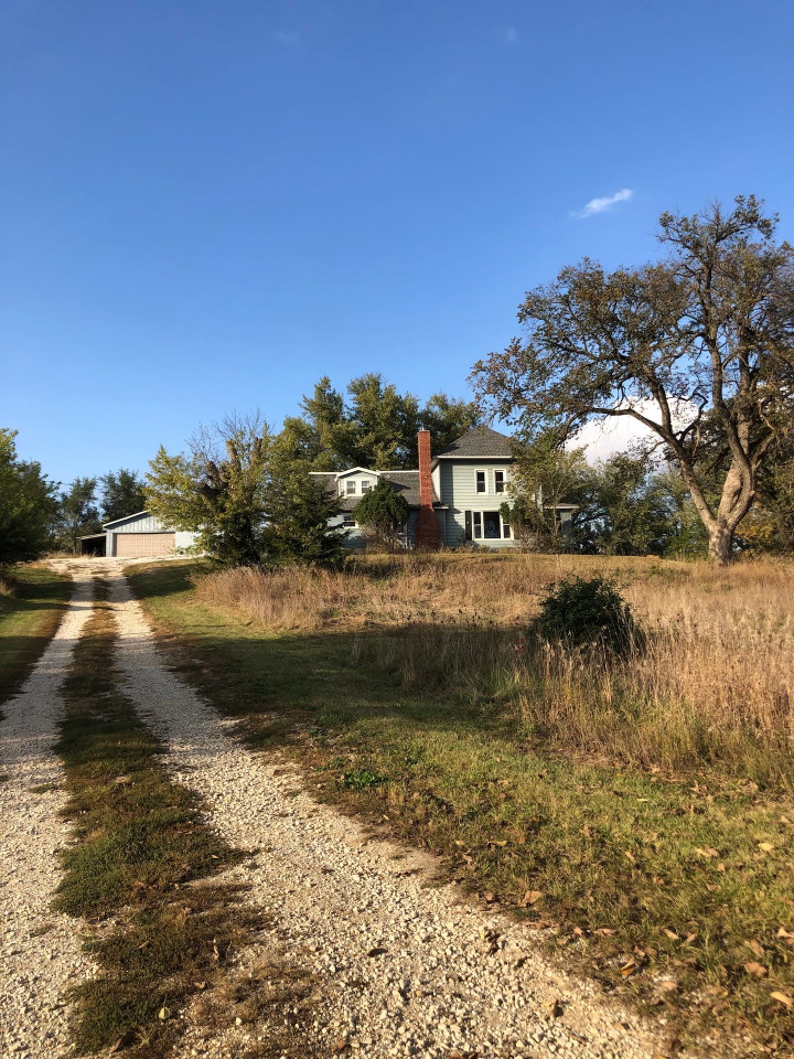 Menlo Farmhouse - Iowa (State)