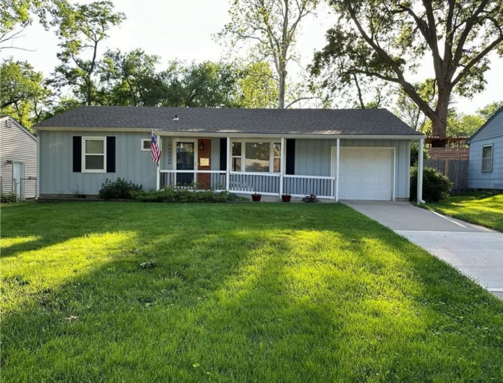 Prairie View - Comfy & Convenient | 2br | 1.5 Ba - Kansas City, MO