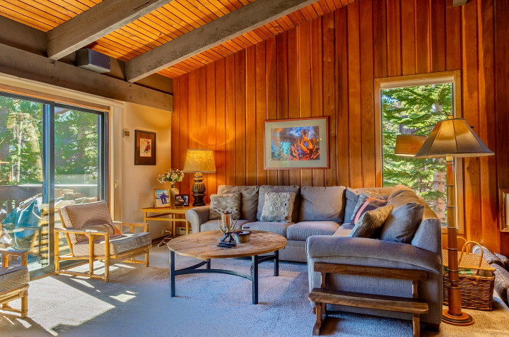 Walk To Ski Lifts At Canyon Lodge! 4 Bedroom Home With Mtn Views & Wifi! - Mammoth Mountain, CA