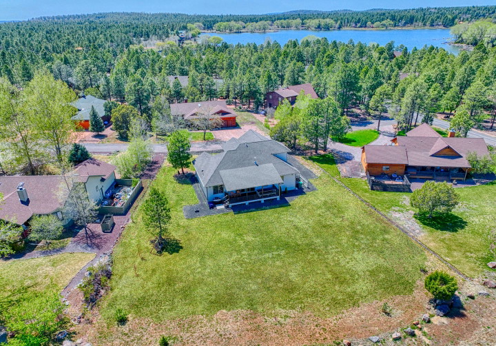 Modern Rainbow Lake Home W/game Room, Deck & Bbq - Pinetop-Lakeside, AZ