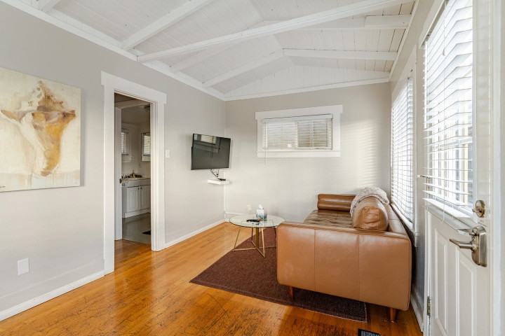 Downtown Hermosa Beach Cottage - Manhattan Beach, CA