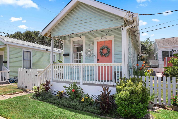 Cozy Beach Cottage ️ - Galveston