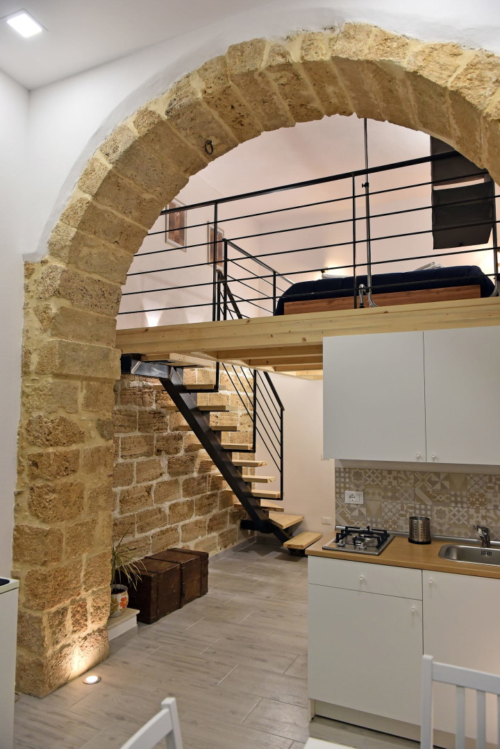 Vincenzo's Court - Noto
