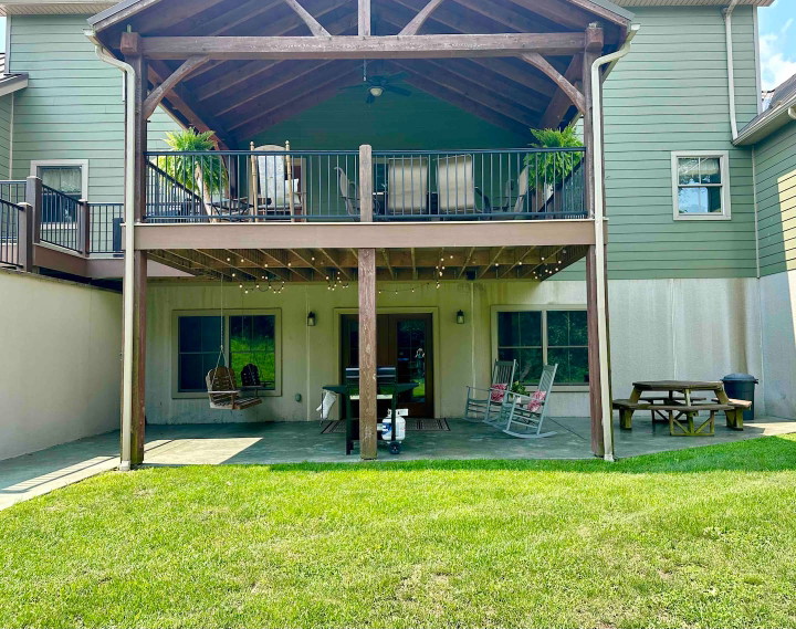 Large Apartment In Basement - Middleburg, PA