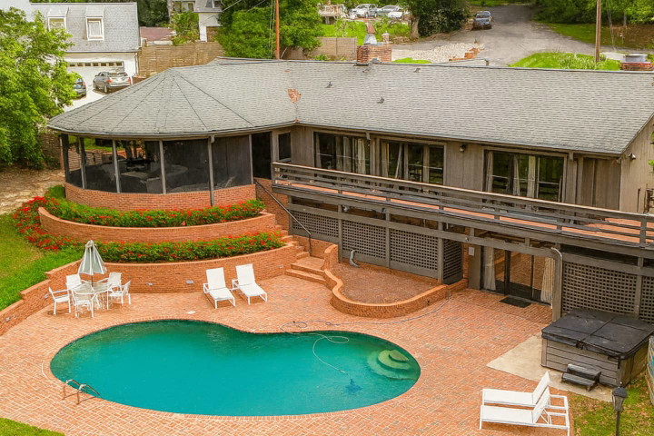 Modern 4br Lakefront Home W/pool, Patio & Pets Ok - Belmont, NC