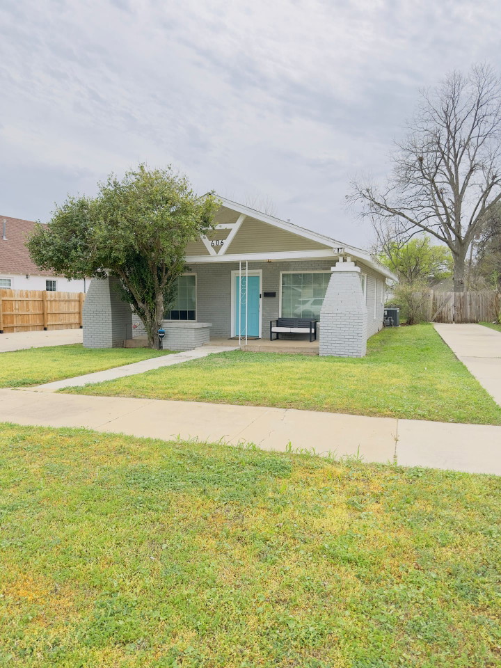 Juniper & Sun | Midterm Stays Lawton - Lawton, OK