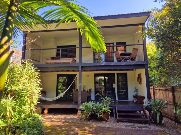 Absolutely Belongil Beach House - Byron Bay