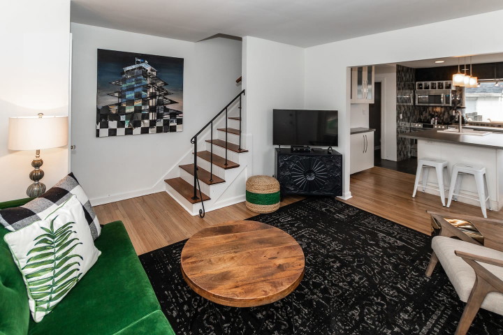 Style And Comfort In This Adorable Bungalow! - Indianapolis, IN