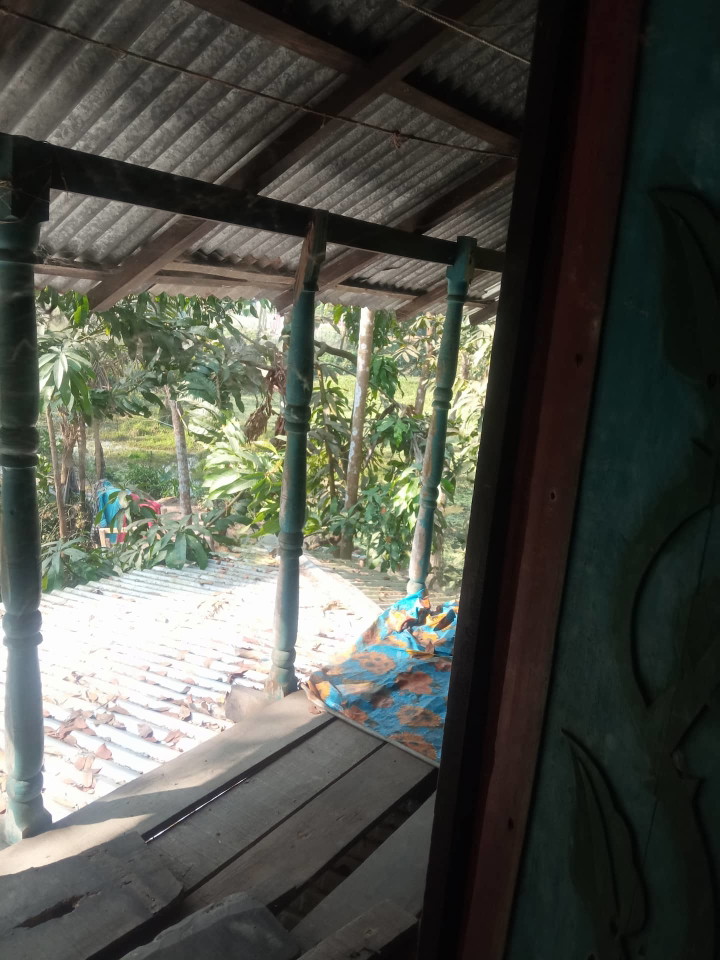 Authentic Village Stay Two-story Tin & Wooden Home - Bangladesh