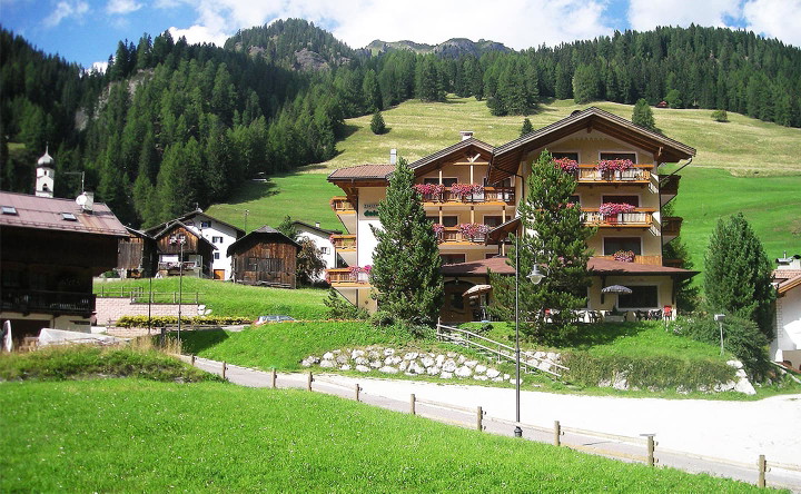 Dolomites Inn Penia Canazei - Canazei