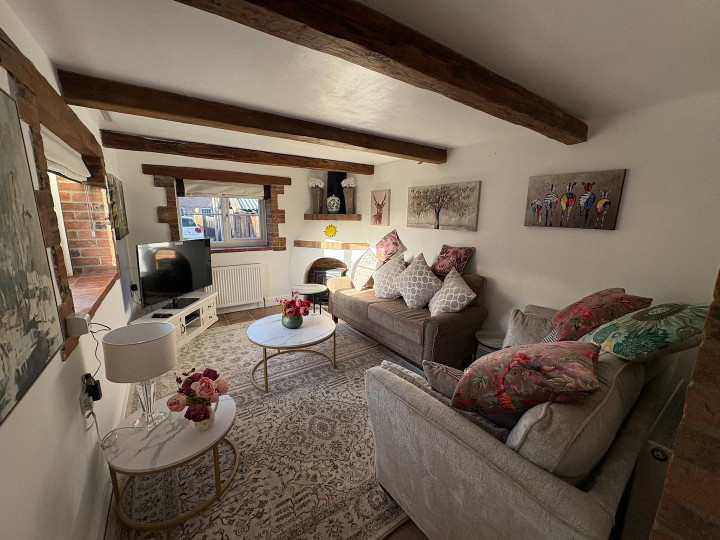 Charming Cottage In Holt With Parking - Holt